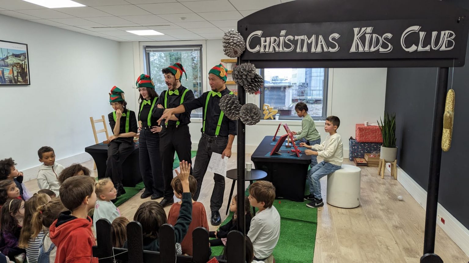 Animations enfants noël comité entreprise - Animadom